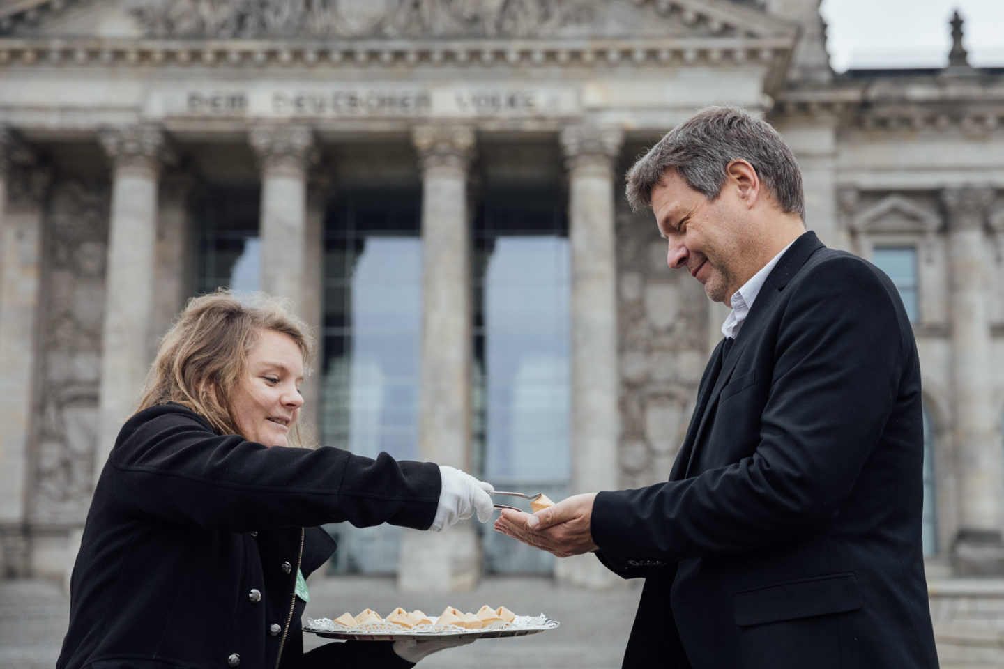 Robert Habeck: trifft for Future-Bündnis für die Aktion "Glückskekse ...